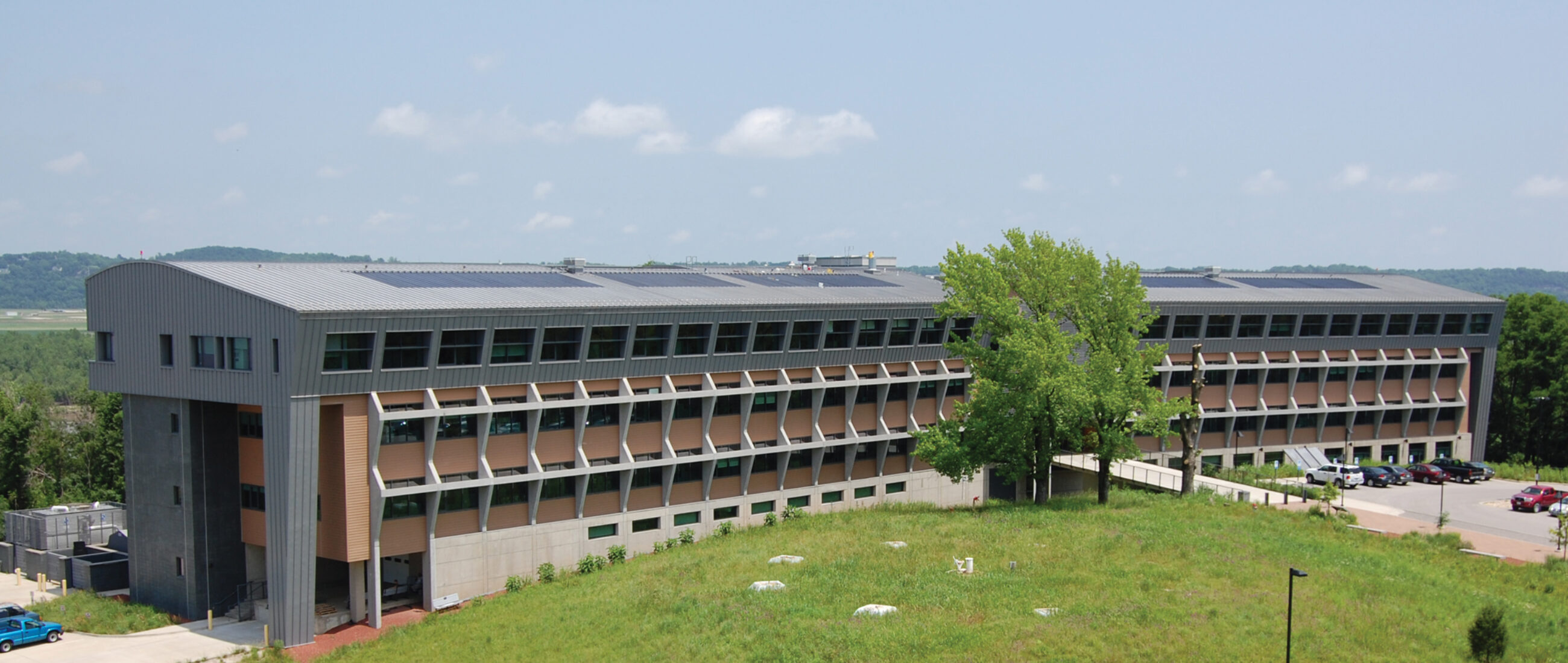 Lewis and Clarke State Office Building | Berridge Manufacturing Co.