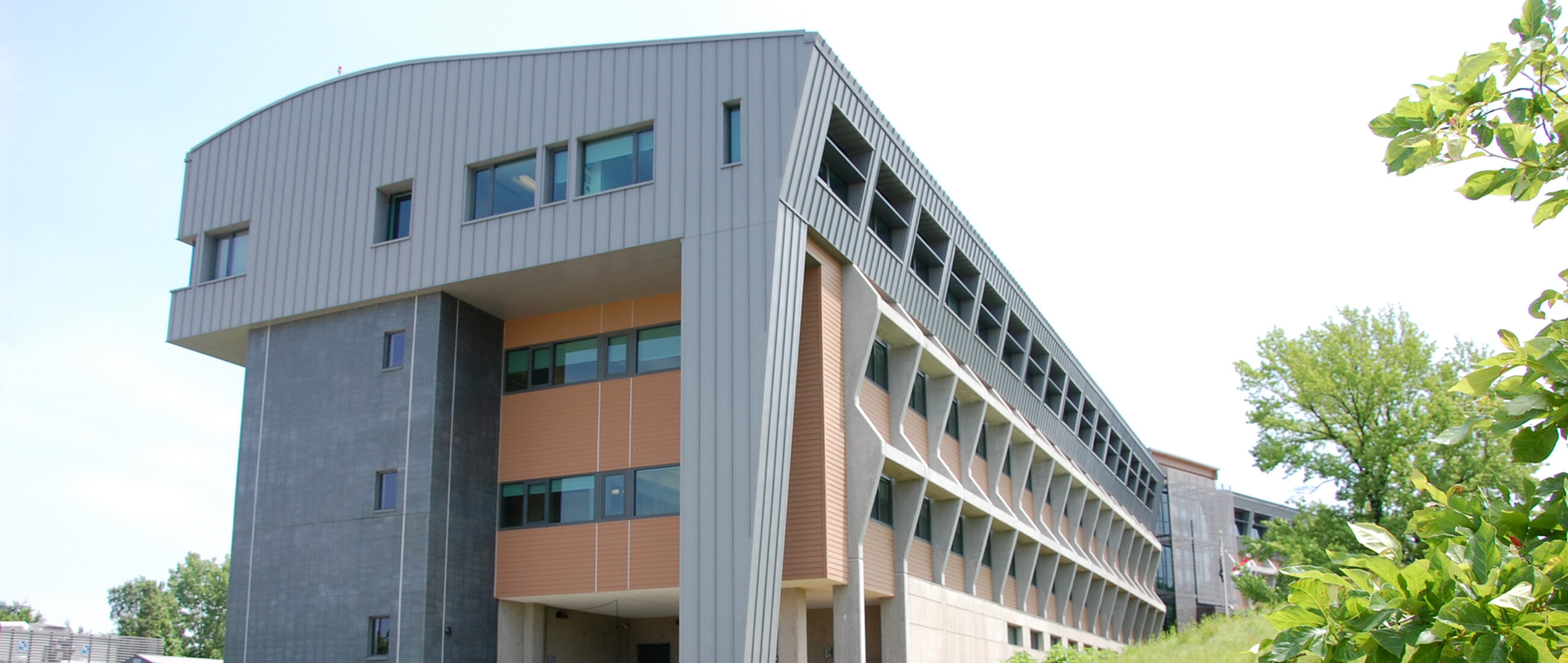 Lewis and Clarke State Office Building | Berridge Manufacturing Co.