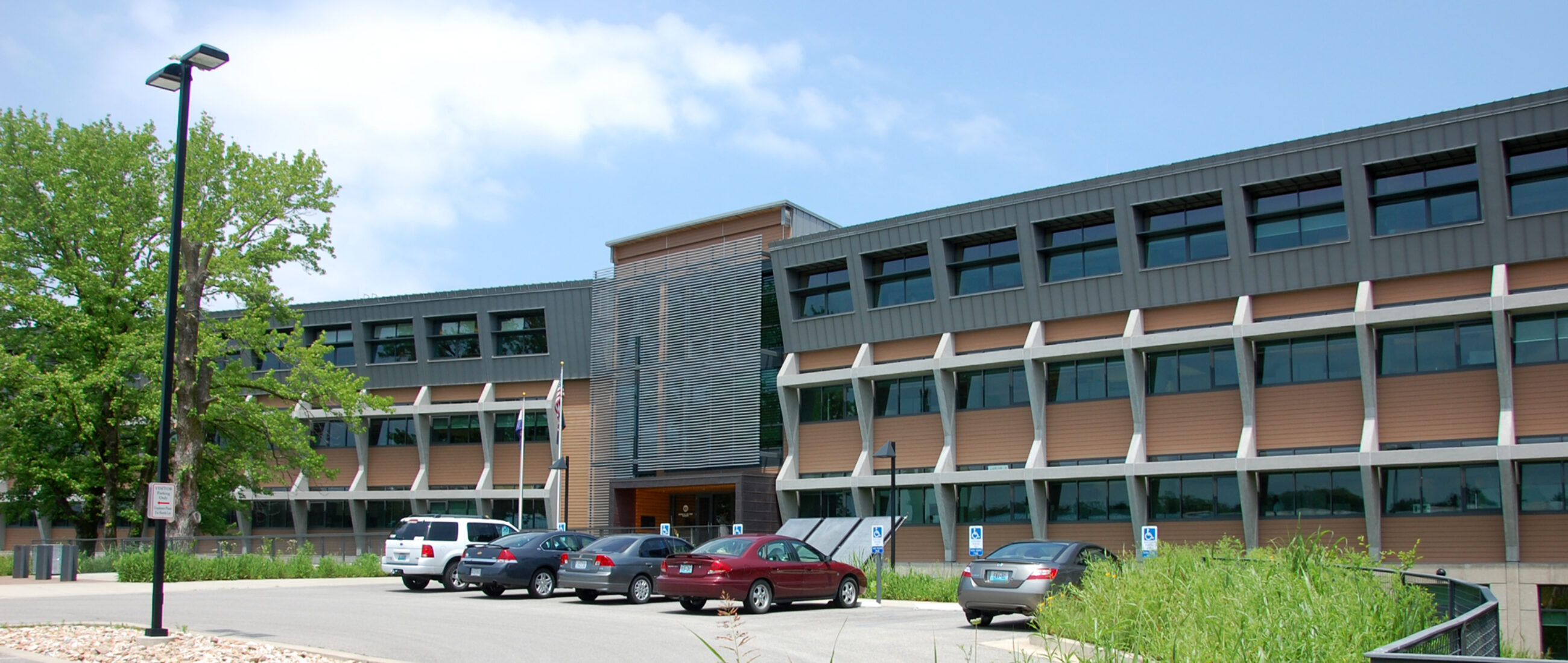 Lewis and Clarke State Office Building | Berridge Manufacturing Co.